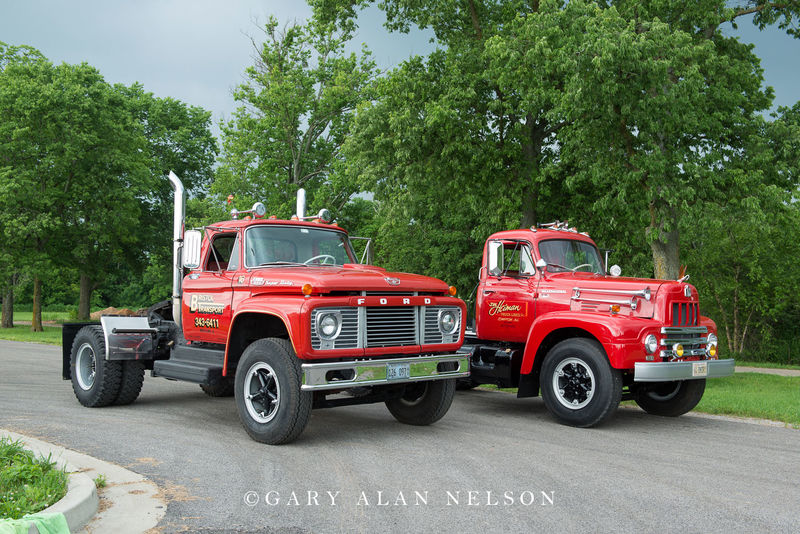1965 FordF-850 and 1964 International R190 | VT-18-41-FO | Gary Alan ...