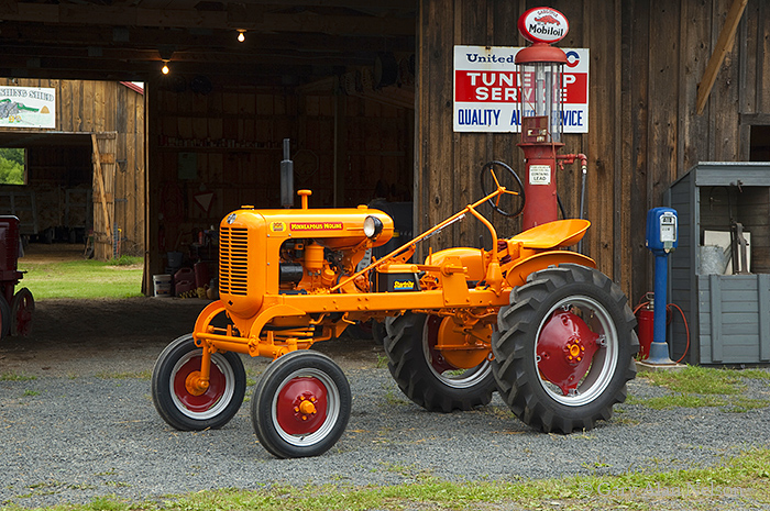 1952 Minneapolis-Moline MM Avery Model V | Gary Alan Nelson Photography