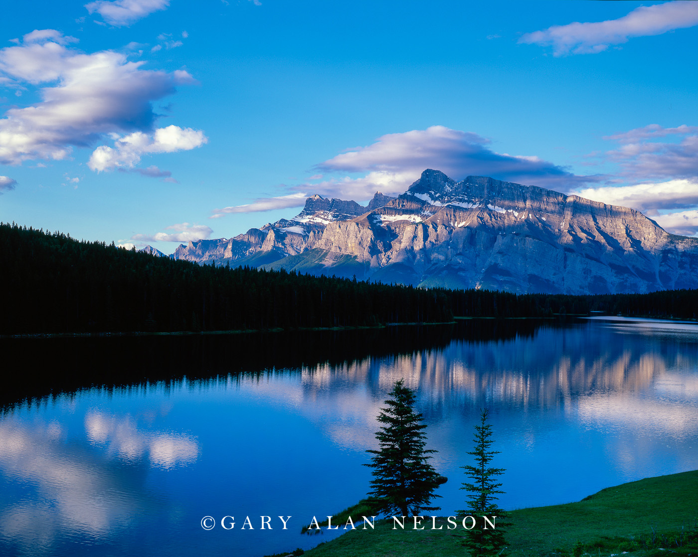 Two Jack Lake and Mt. Rundle | Banff National Park, Alberta, Canada ...