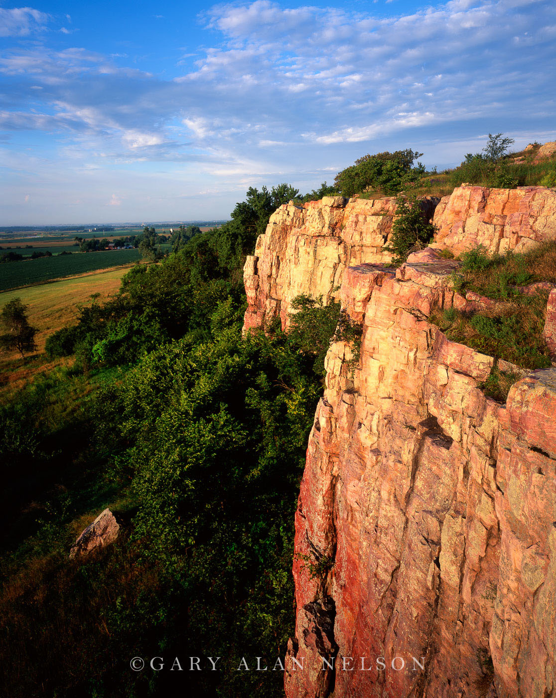 Sioux Quartzite Cliffs | Blue Mounds State Park, Minnesota | Gary Alan ...